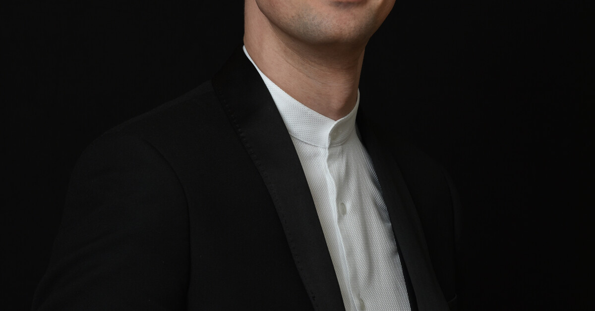 Alexander Robinson | English Touring Opera