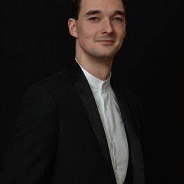 Alexander Robinson | English Touring Opera