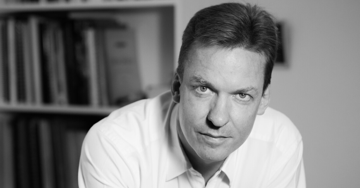 Stephan Loges | English Touring Opera