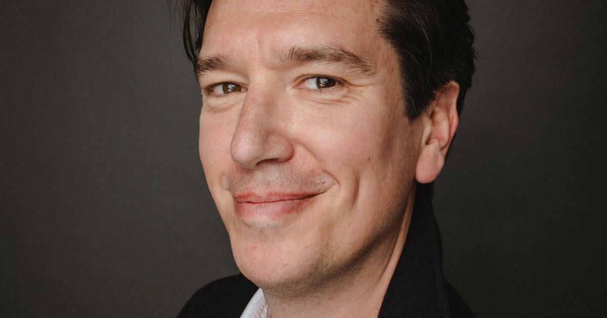 Edward Hawkins | English Touring Opera