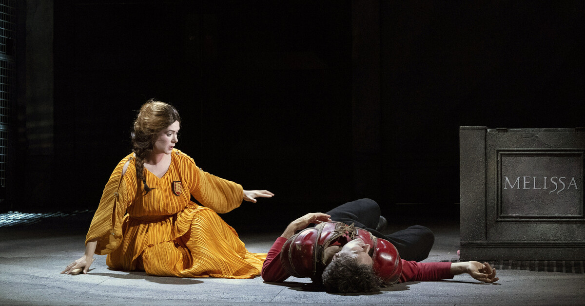 Contact Us | English Touring Opera